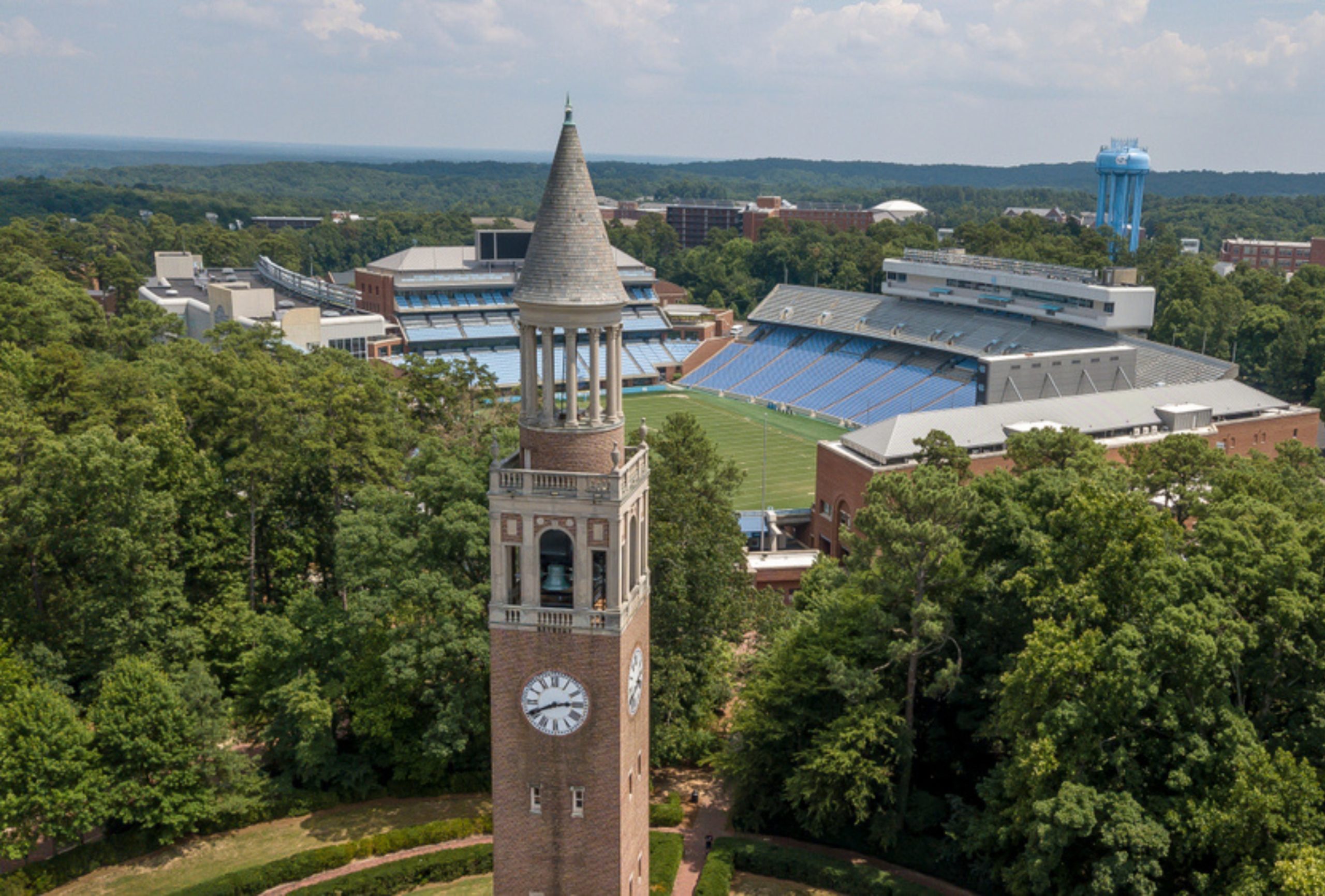 The University of North Carolina at Chapel Hill offers racially ...
